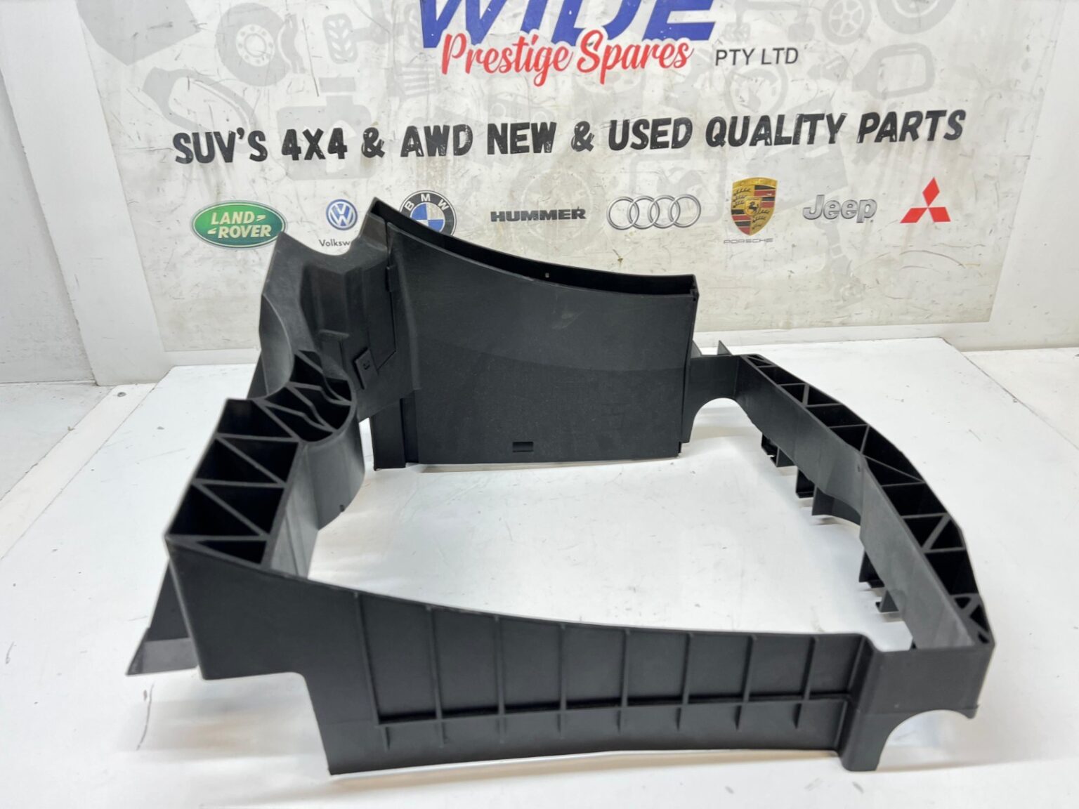 Buy Genuine Left Air Deflector Bracket for RANGE ROVER SPORT L494 ...